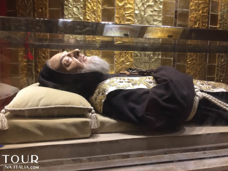 O Santuário do Padre Pio em San Giovanni Rotondo - Tour na Itália